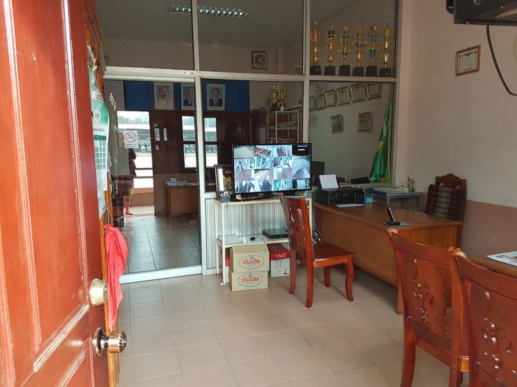 Bang, bang, scratch - The director’s signature - The Laos Experience 🇱🇦🇩🇪